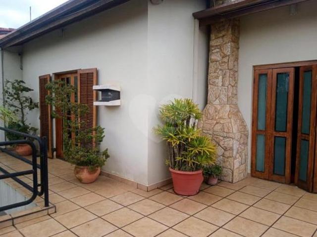 Linda Casa em Biritiba Mirim