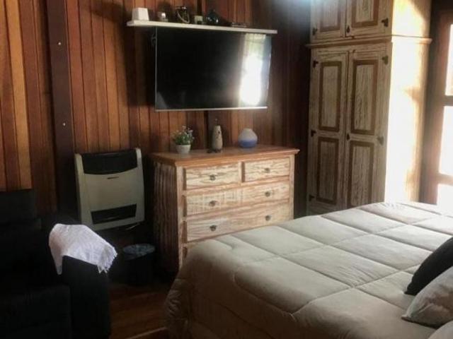 LINDA CASA EM CAMPOS DO JORDÃO, JD CATAGUASES, COM PISCINA E 3 DORMS