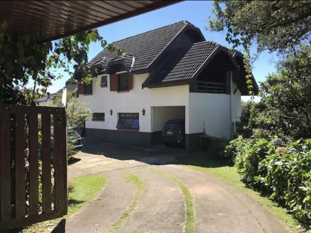 Linda casa em Campos do Jordão para locação!