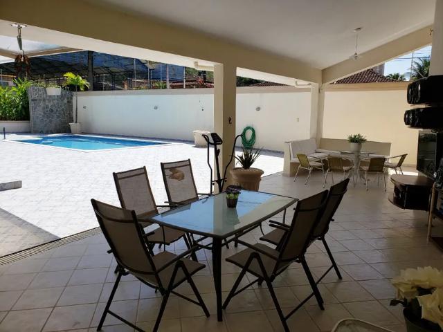 Linda casa em Caragatatuba, A 300 metros da praia