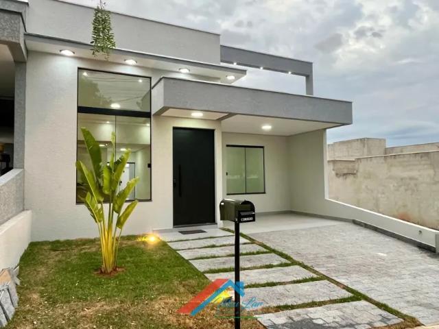 Linda Casa em Condomínio