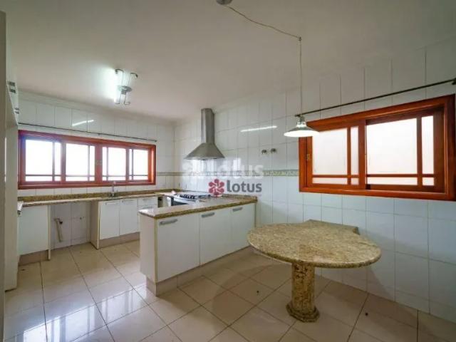Linda casa em condomínio!