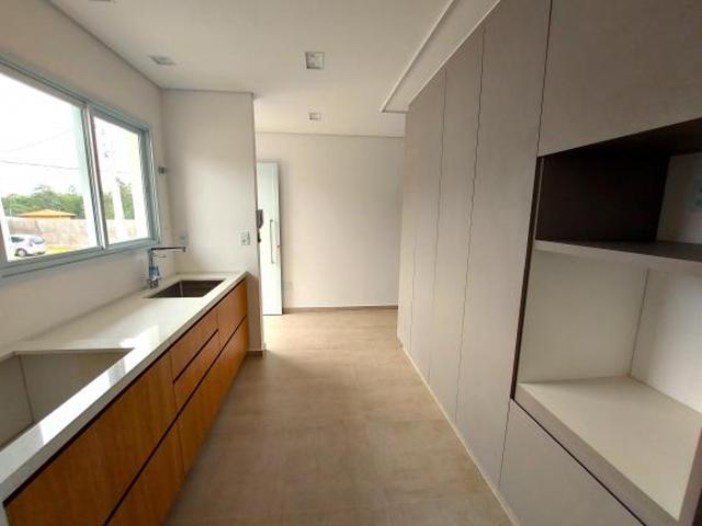 LINDA CASA EM CONDOMINIO 3 DORMITÓRIOS, 1 SUITE COM CLOSET E SACADA JUNIDAI SP