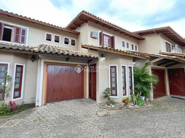 Linda casa em condomínio 3 quartos, 2 vagas no Bairro Ipanema