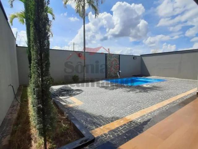 Linda Casa em Condomínio