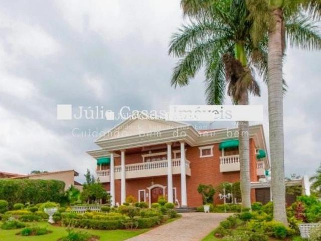 Linda casa em condomínio