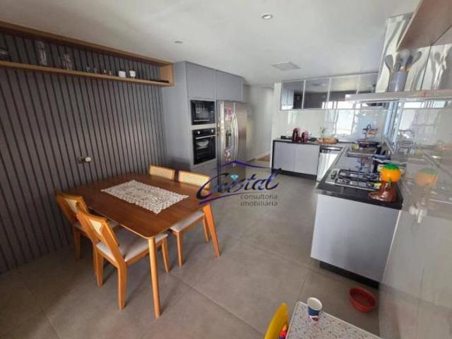Linda Casa em Condomínio