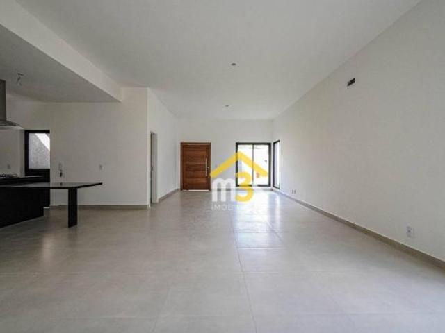 Linda casa em condomínio, 500m² de area total, 3 suítes, 3 vagas por $ 1.490.000,00