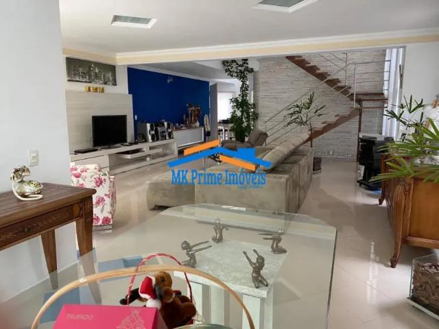 Linda Casa em condomínio 611m² com 3 suítes no cond. Santa Maria
