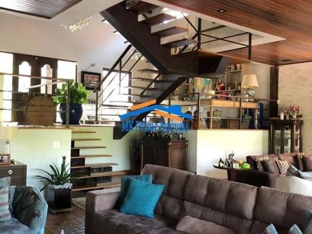 Linda Casa em condomínio 690m² sendo 4 suítes Condomínio nova higienopolis