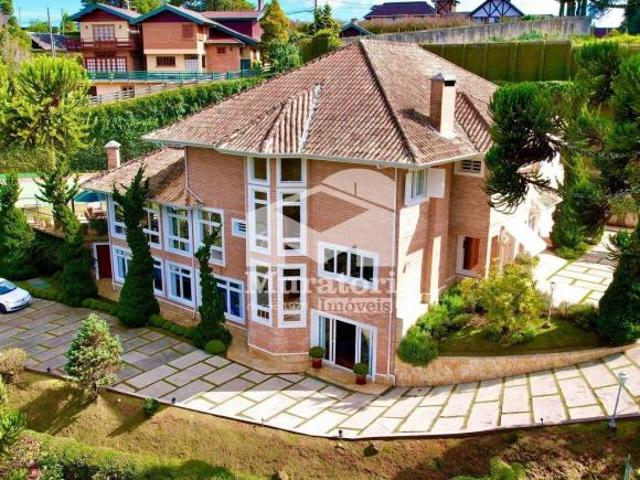 Linda casa em Condomínio