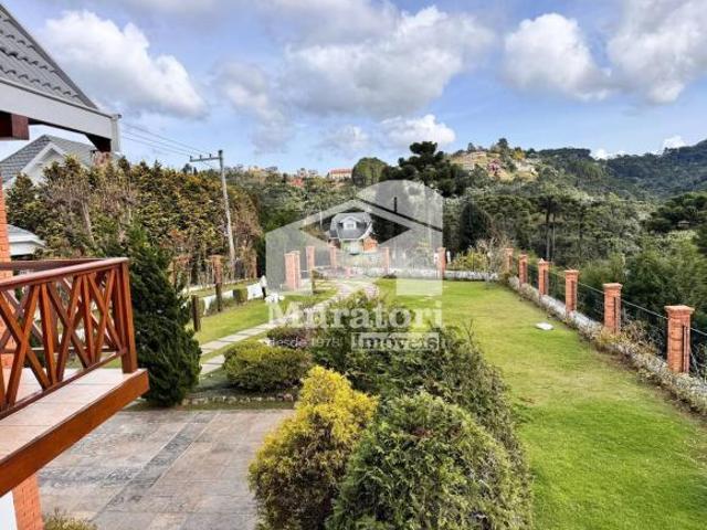 Linda casa em Condomínio
