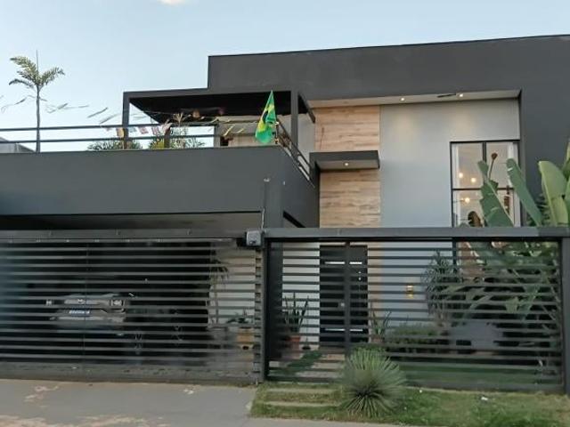 Linda casa em condomínio