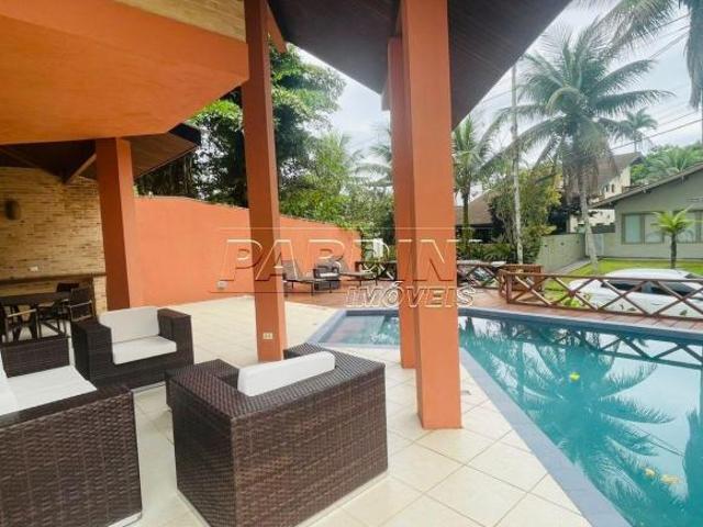 Linda casa em condomínio com piscina e espaço gourmet na praia do Lázaro em Ubatuba!