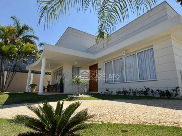 Linda Casa em condomínio com Porteira Fechada! de 3 dormitórios à venda, 257 m² por R$ 1.650.000 V