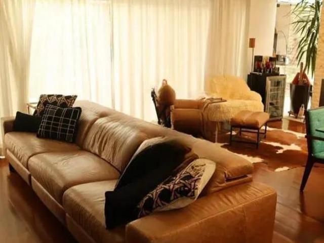 Linda Casa em condomínio com 296 m², 4 quartos sendo 2 suítes à venda no bairro Planalto Paulista