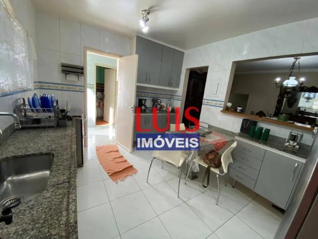 Linda Casa em Condomínio com 3 dormitórios à venda, 230 m² por R$ 900.000 Itaipu Niterói/RJ CA66