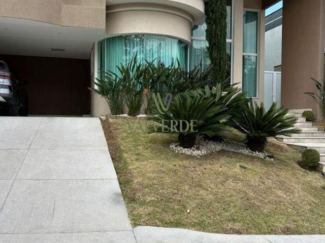Linda casa em condomínio com 400m²