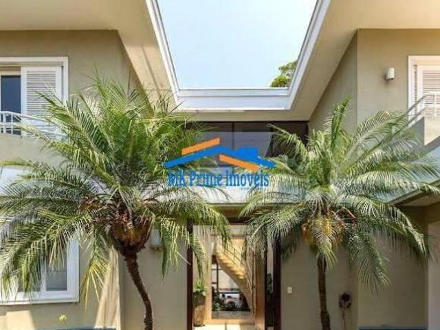 Linda Casa em Condomínio com 5 dorm. 4 suítes, 6 vagas, próx ao Brooklin!