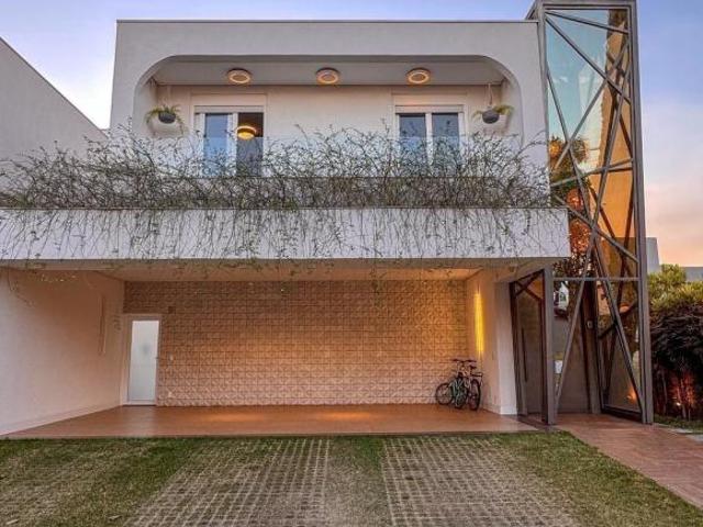 Linda Casa em Condomínio à Venda em Franca SP, Bairro Villa Toscana: 3 Quartos, 3 Suítes, 3 Salas, 4