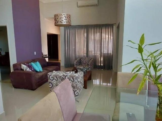 Linda Casa em Condomínio à Venda em Indaiatuba SP Residencial Beira da Mata 4 Quartos, 1 suíte, 2