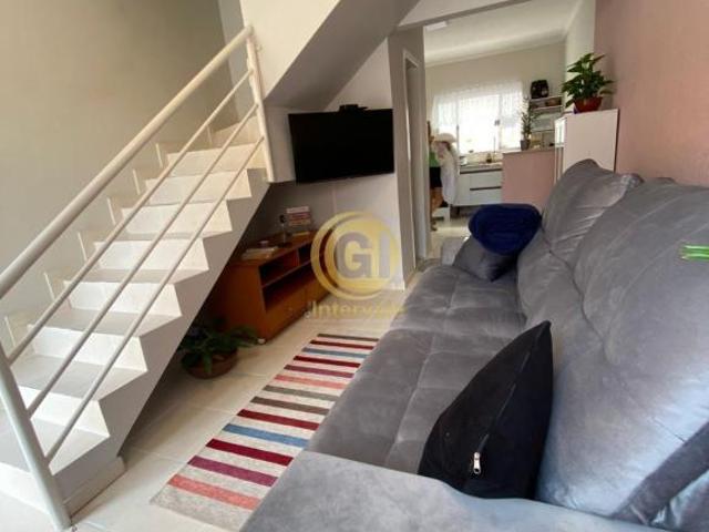 Linda Casa em Condomínio à Venda em Jacareí SP, Bairro Jardim Santa Marina! 2 Quartos, 1 Sala, 2 Ban