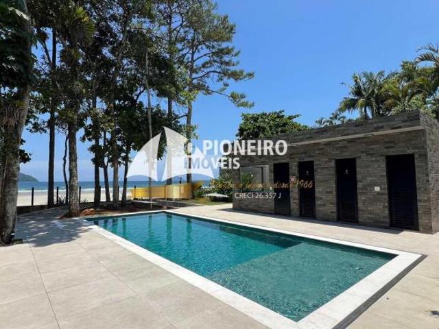 Linda casa em condomínio à venda na praia de Juquehy!