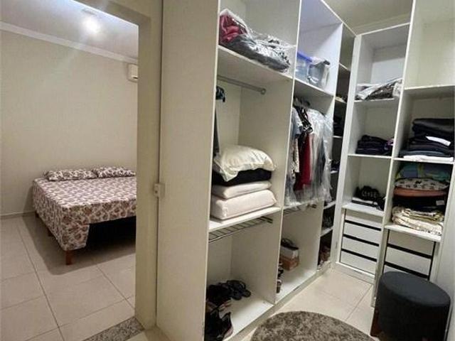 Linda casa em condomínio à venda no Centro de Araçoiaba da Serra SP 3 quartos, 1 suíte, 4 banheiros