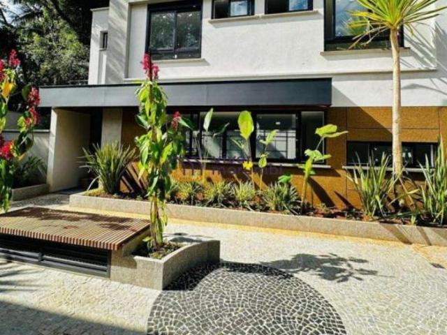 Linda casa em condomínio. Alto da Boa Vista. 4 dormitórios, 4 suites, 4 vagas