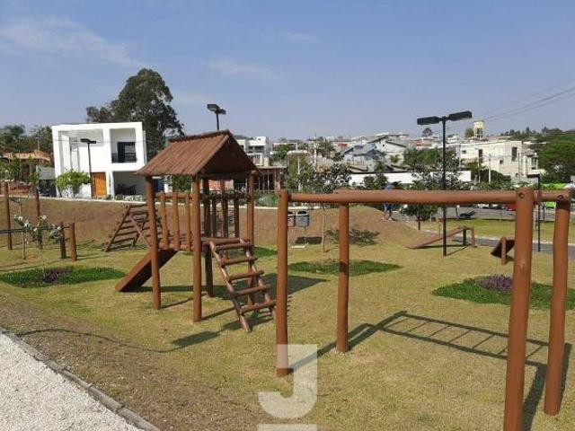 Casa em condomínio à venda em Atibaia
