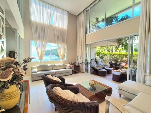 LINDA casa em condomínio de alto padrão com 420m² 5 suítes, pé na areia da praia de Pernambuco no Gu