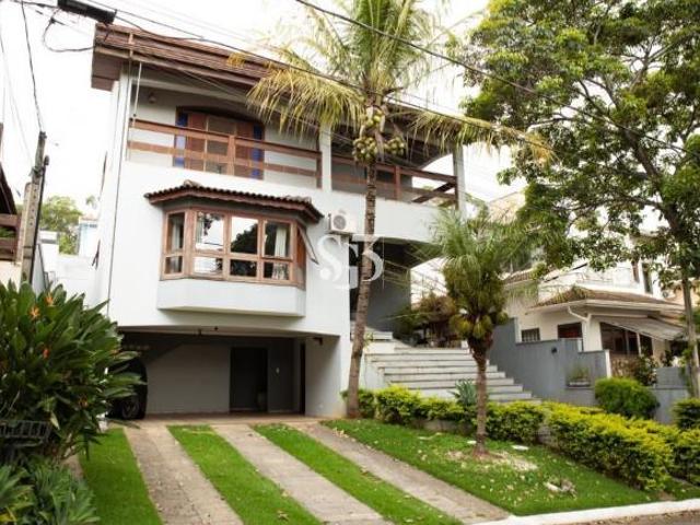 Linda casa em condomínio de alto padrão em Louveira SP