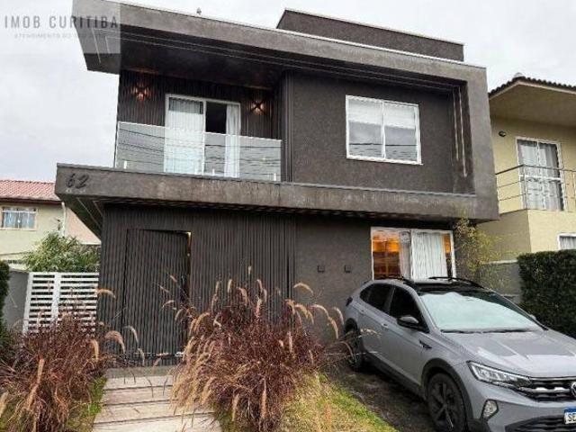 Linda casa em condomínio de alto padrão no Umbará