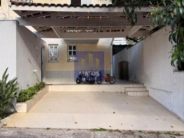 Linda Casa em Condomínio, em frente ao The Square Open Mall