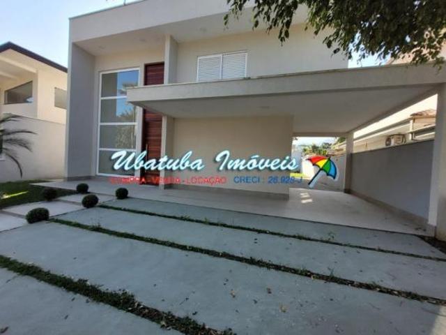 Linda casa em condomínio Fechado