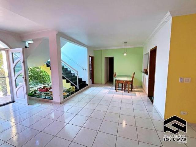 LINDA CASA EM CONDOMÍNIO FECHADO, 05 DORMITÓRIOS C/ LAZER!