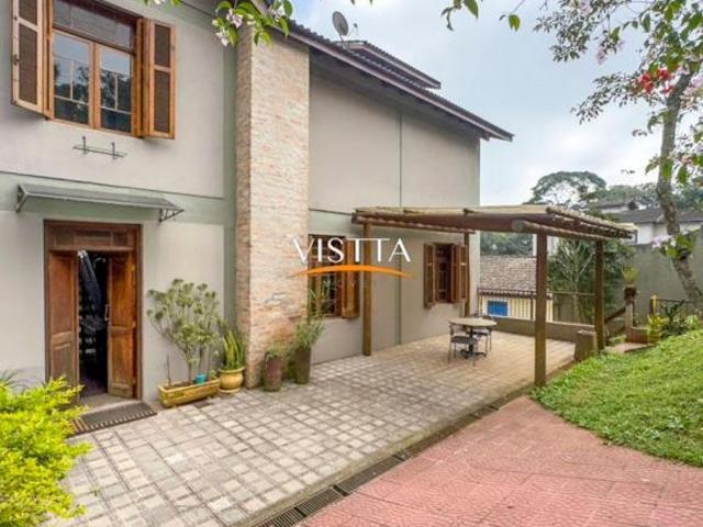 Linda Casa em Condomínio Fechado com Vista para a Serra da Cantareira