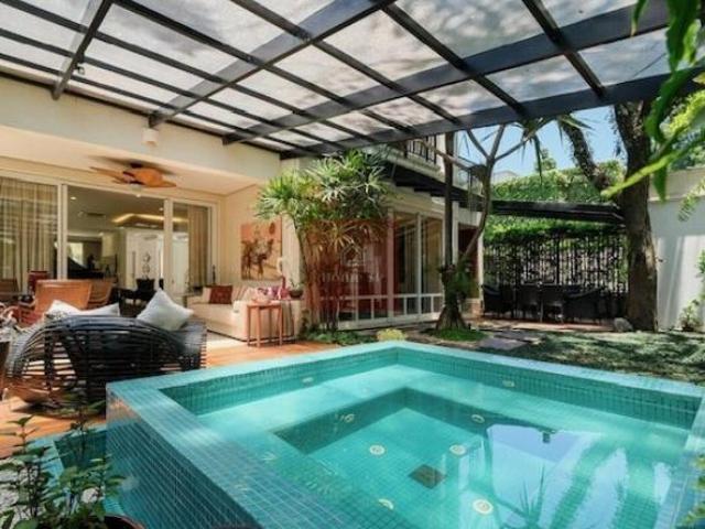 LINDA CASA EM CONDOMÍNIO FECHADO EM FRENTE AO PARQUE DO IBIRAPUERA 590M AREA UTIL