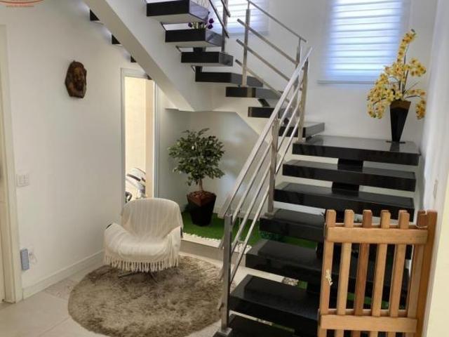 Linda Casa em Condomínio Fechado em Jaguariúna para Venda