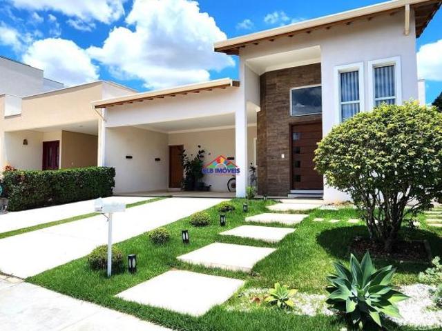 LINDA CASA EM CONDOMÍNIO FECHADO MARIA DULCE! ACONCHEGANTE, ESPAÇOSA, PRONTA PARA SER SUA!