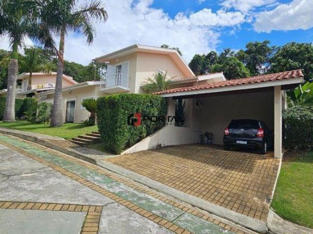 Linda Casa em Condomínio Fechado na Fazendinha Granja Viana!