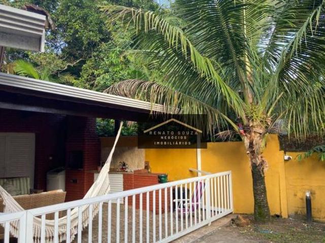 Linda Casa em condomínio fechado na praia do Guaraú