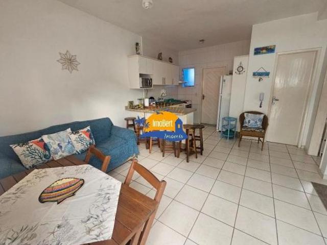 Linda casa em condomínio fechado no Centro