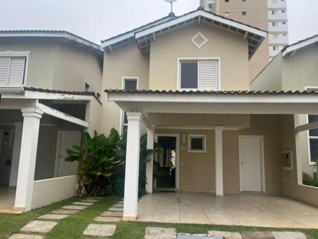 Linda casa em condomínio no Campolim