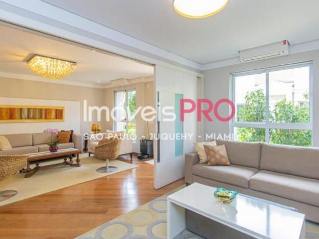 Linda casa em Condomínio no Brooklin