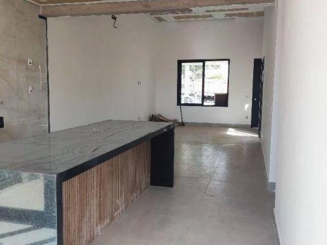 Linda Casa em Condomínio no Terra da Escância