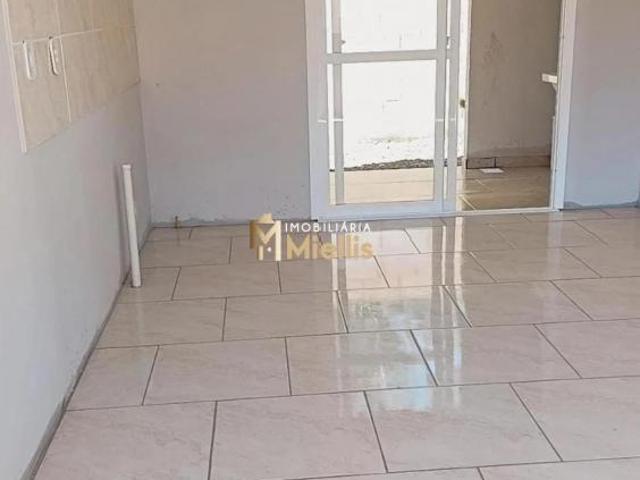 LINDA CASA EM CONDOMÍNIO RESIDENCIAL A 2MIN DO CENTRO DE VIAMÃO
