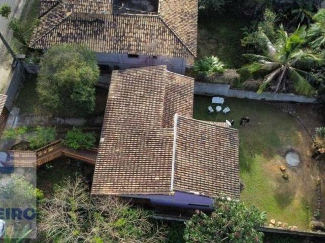 Linda Casa em Ilhabela a 100m da Praia, totalmente Mobiliada para Venda