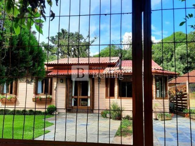 LINDA CASA EM LOTEAMENTO RESIDENCIAL EM GRAMADO!