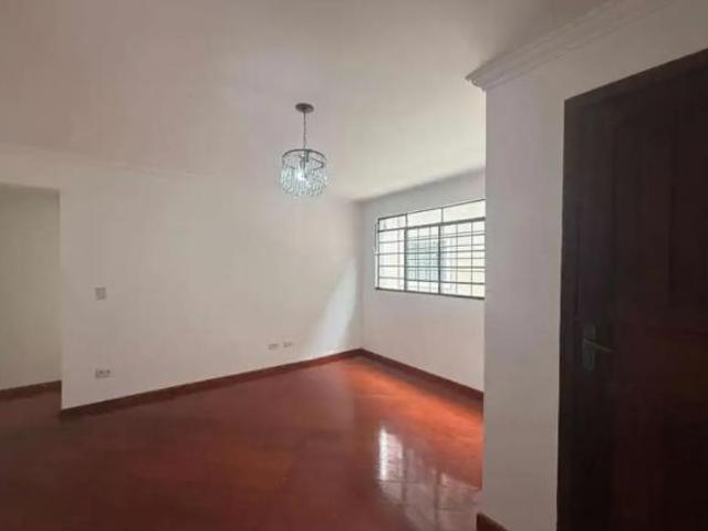 Linda casa em Parque Arariba com 3 dormitórios bem localizado